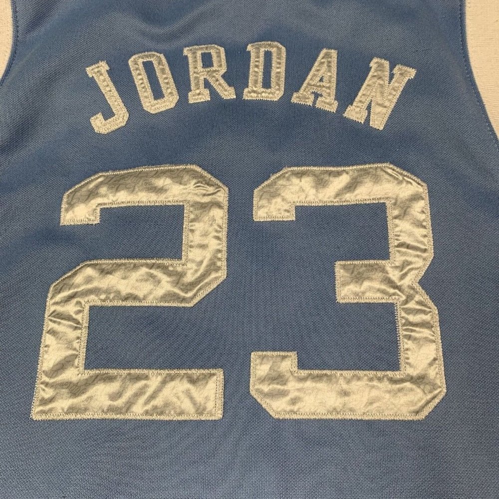 Nike Legacy Jordan #23 North Carolina Tar Heels Baske… - Gem